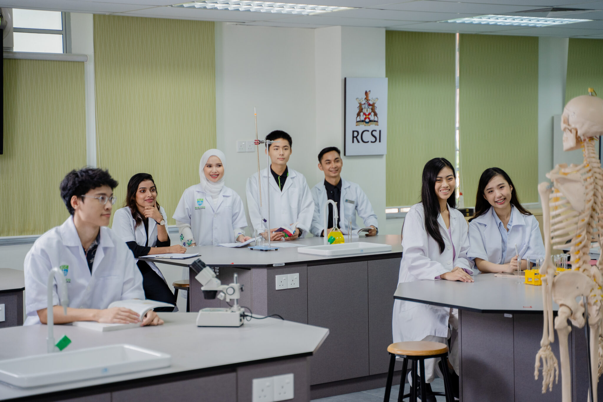 Medicine vs Biomedical Science: Which Medical Degree to Study? | RCSI ...